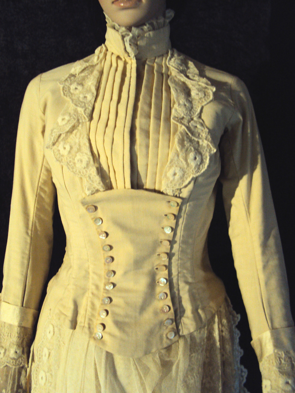 All The Pretty Dresses: Ivory 1880's Neat Looking Bustle Dress