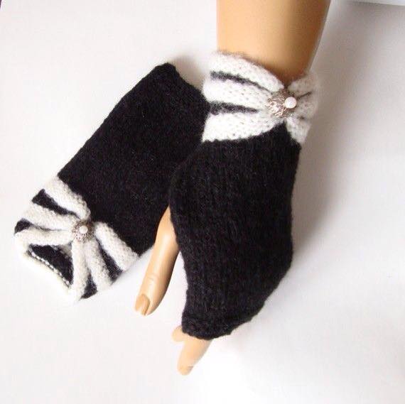 Tina's handicraft : 10 designs for gloves