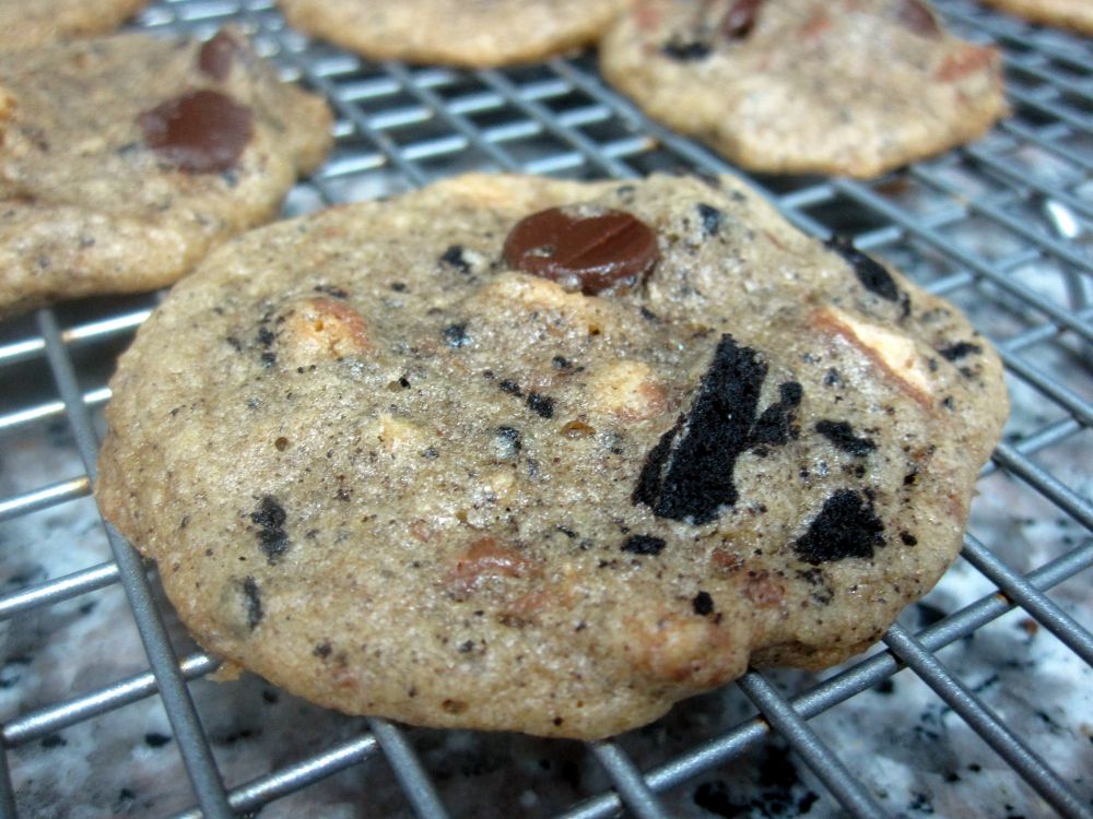 Happy Go Marni: Oreo Kit Kat Chocolate Chip Cookies | Baking, Recipes ...