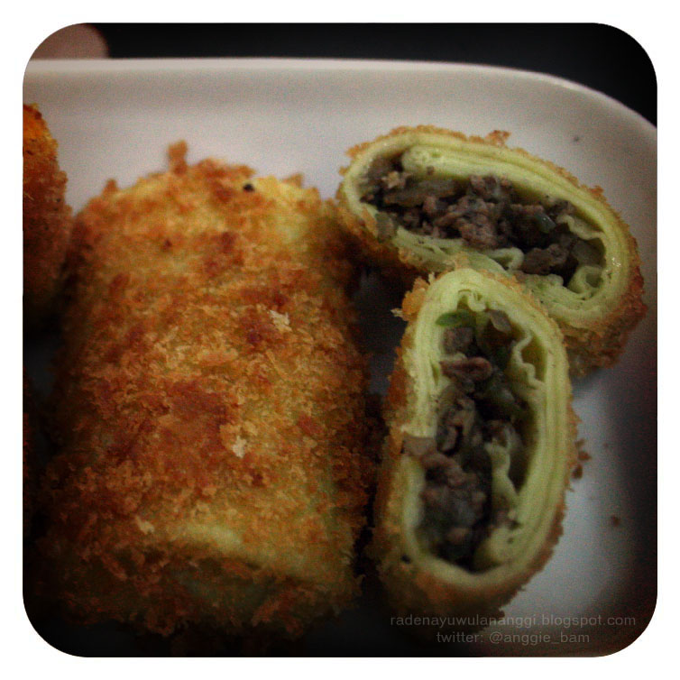 mamacat: Risol Beef Black Pepper