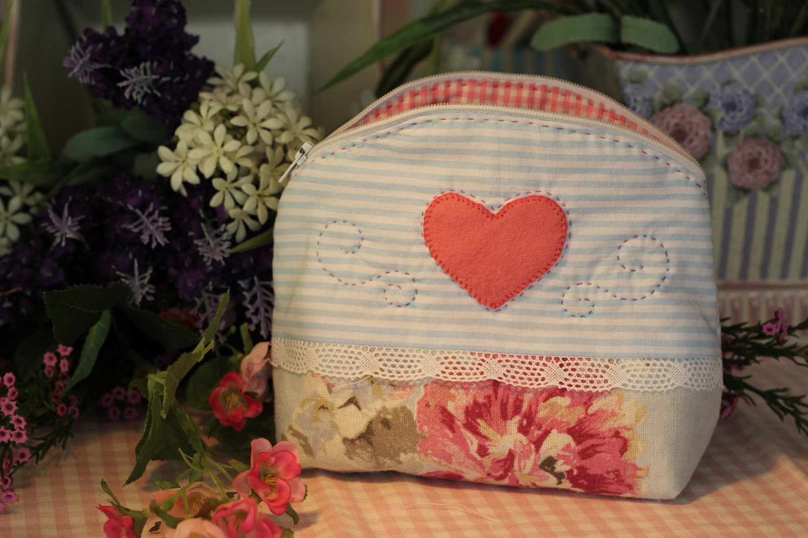 MI HOGAR DE PATCHWORK: NECESER DE PATCHWORK