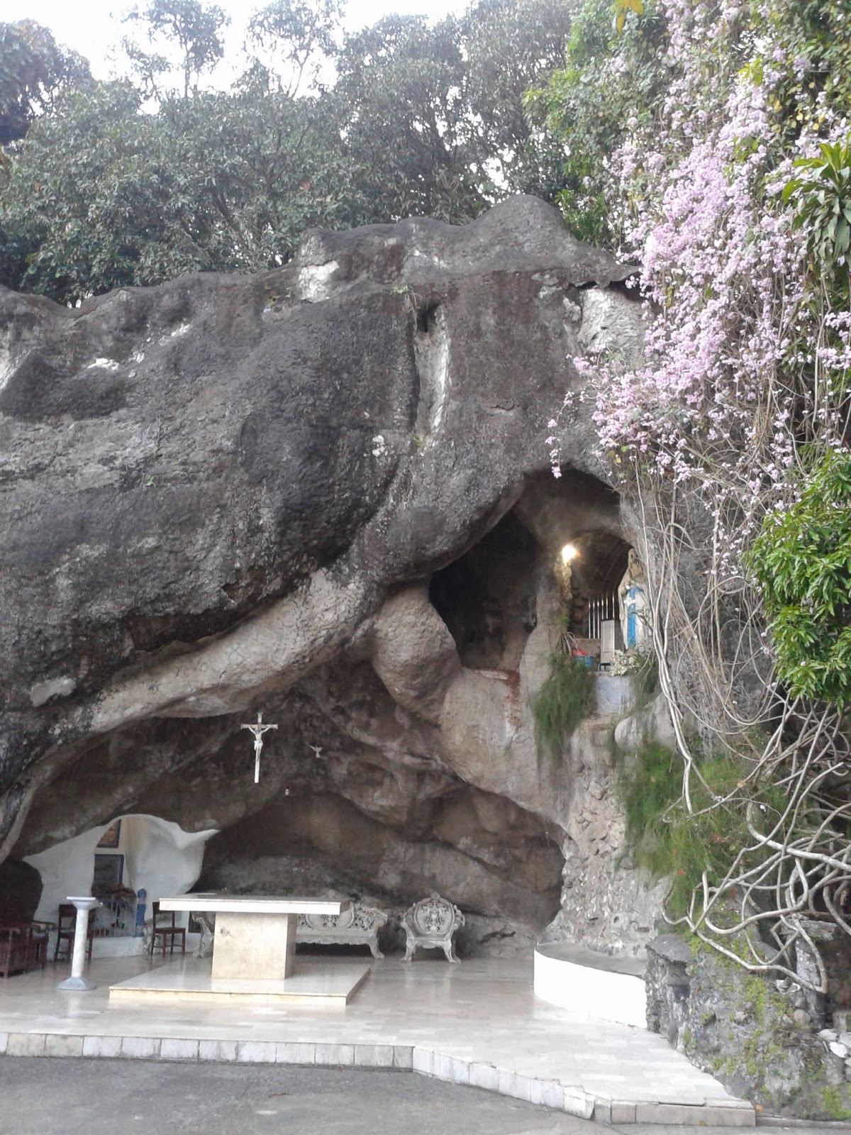 Metatraveller: The Lourdes Grotto, San Jose Del Monte, Bulacan
