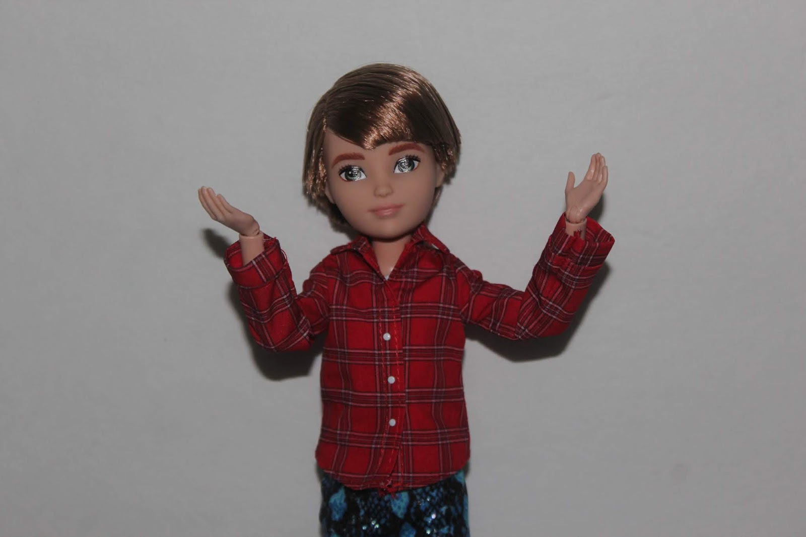 PLANET OF THE DOLLS: Review: Creatable World Doll