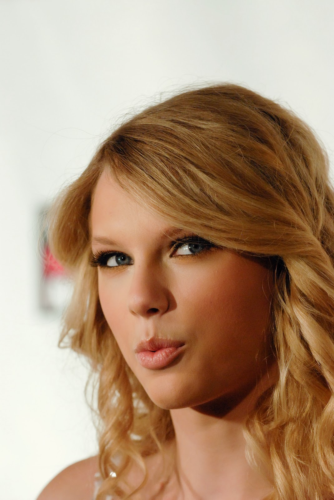 Female Singers: Taylor Swift pictures gallery (10)