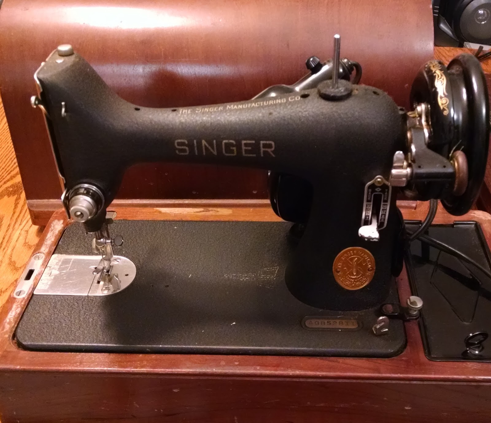 Sewing Machine Mavin: Two for One