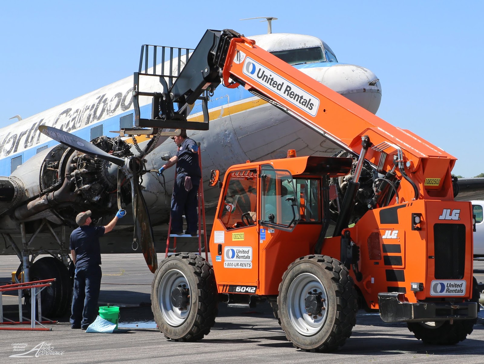 The Aero Experience: World War II Veteran Douglas DC-3 to Get New Lease ...