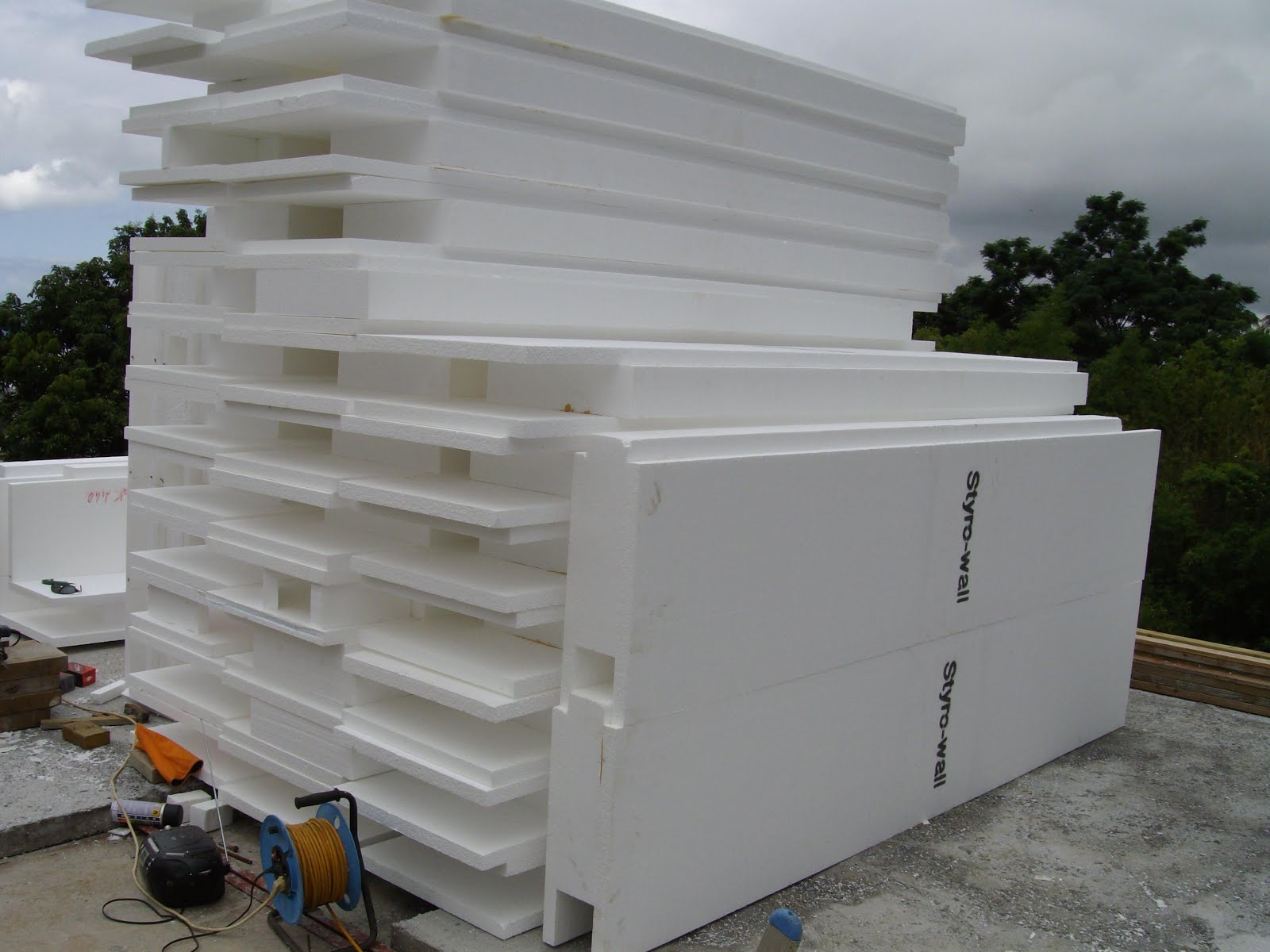 Styro-wall . . . . le coffrage isolant hauteur d'étage: MISE EN OEUVRE ...