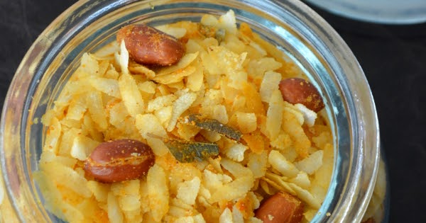 Veggie Platter: Podi Atukulu / Spicy Beaten Rice Flakes / Chutney ...