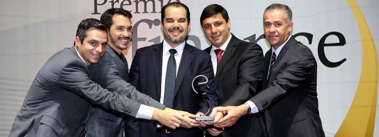 Sicoob vence prêmio efinance em duas categorias