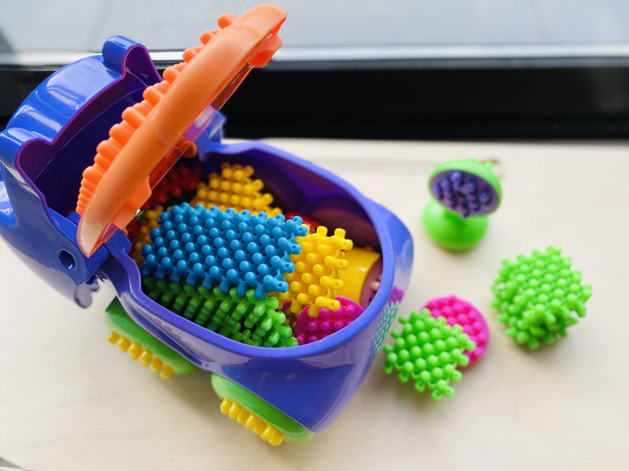 60 Seconds Toy Review: Clipo Hippo, by Hasbro