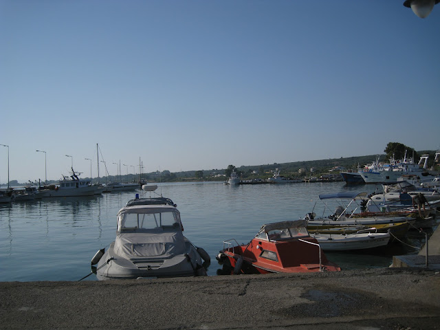 Impresii de calatorie: Cu feribotul din portul Killini pana pe insula ...