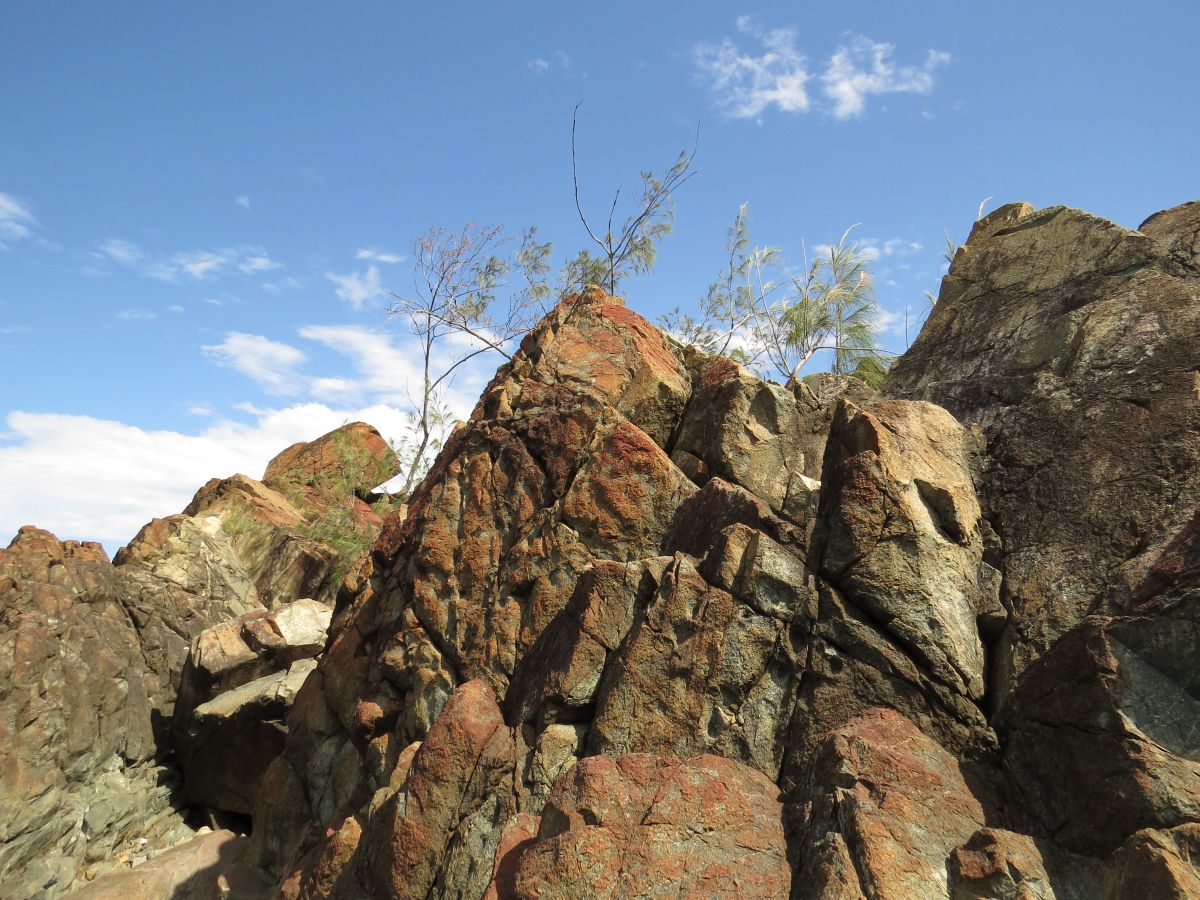 Queensland Coast: The Tortured Geology of the Mackay Coast