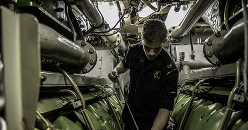 Submarine Matters: Larger diesel sections better for long range ...