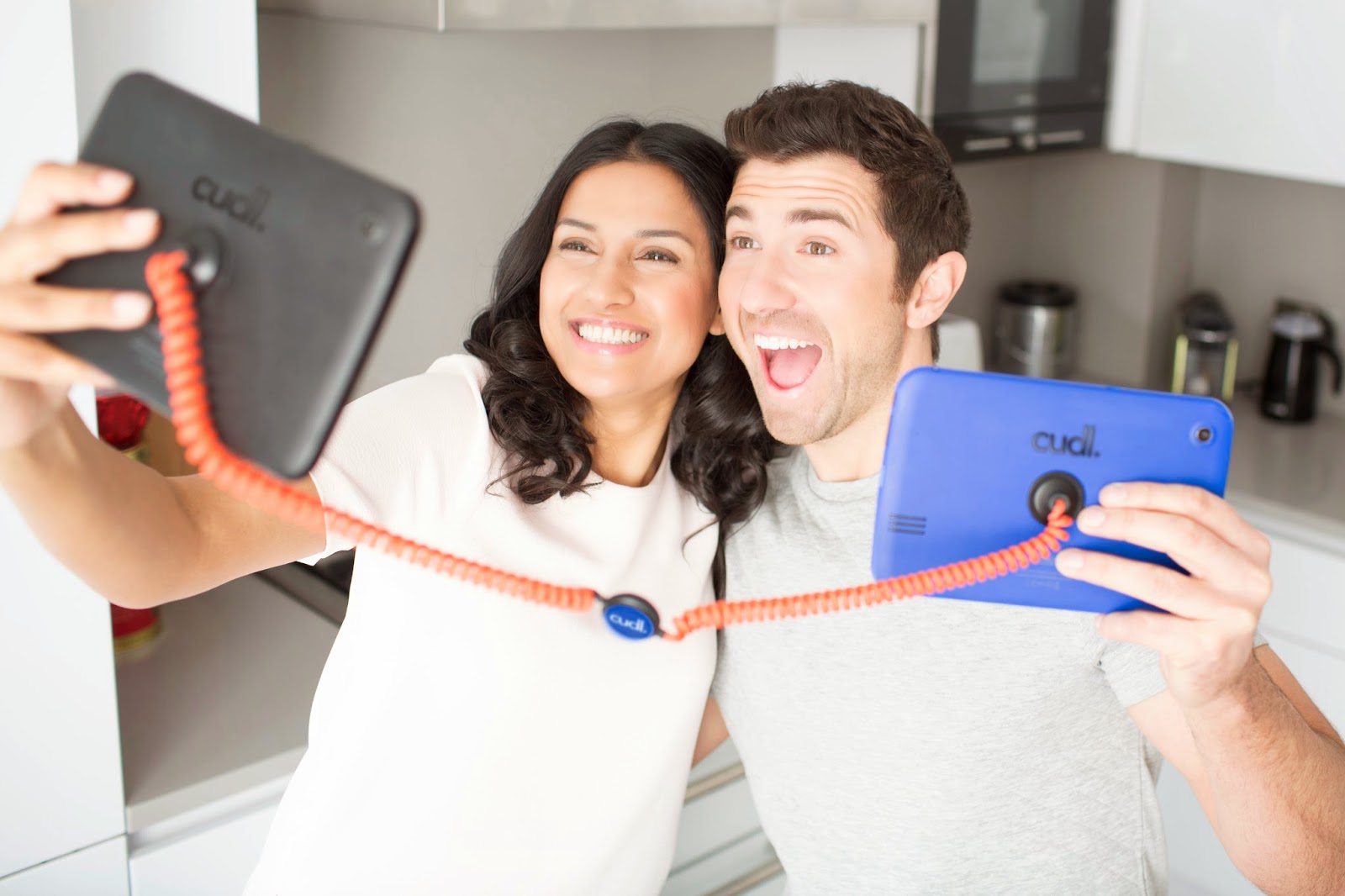 Hex Mum: Cudl up with the world’s first tablet made-for-two