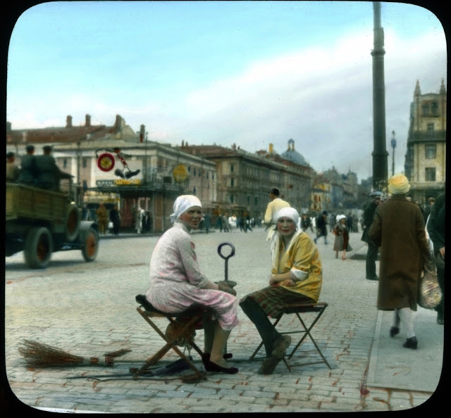Amazing Color Photographs of Moscow in the 1930s ~ Vintage Everyday