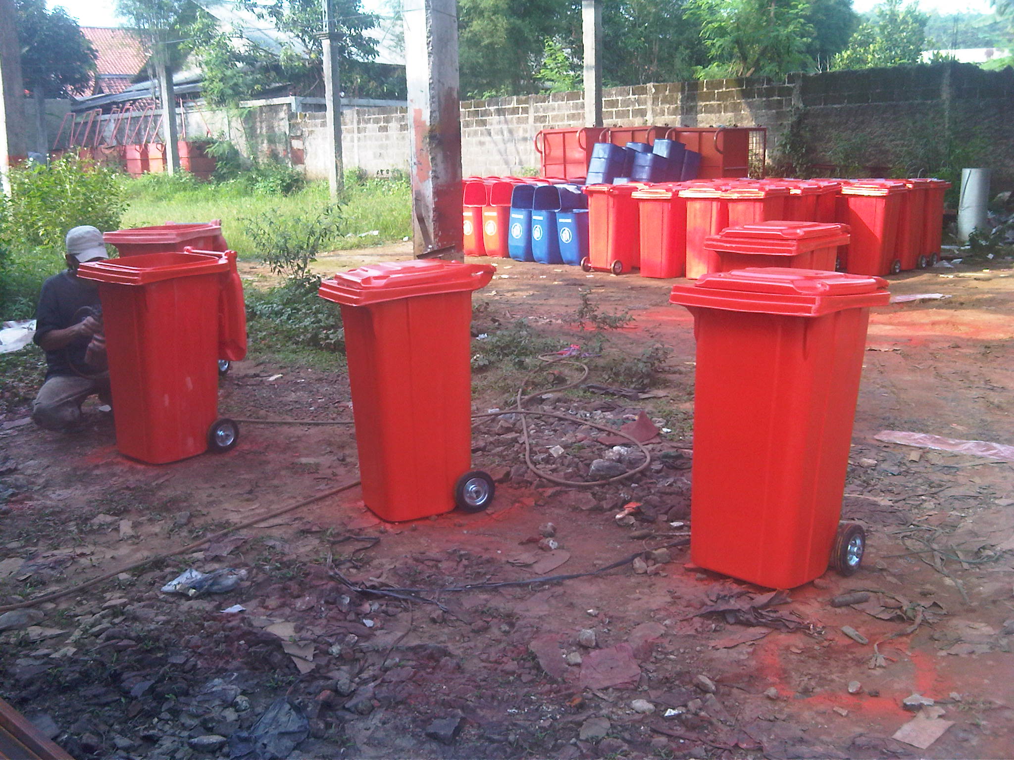 Dis Produsen Tong Sampah Fiber Bogor: WPS Dis Tong Sampah Roda 120 Liter