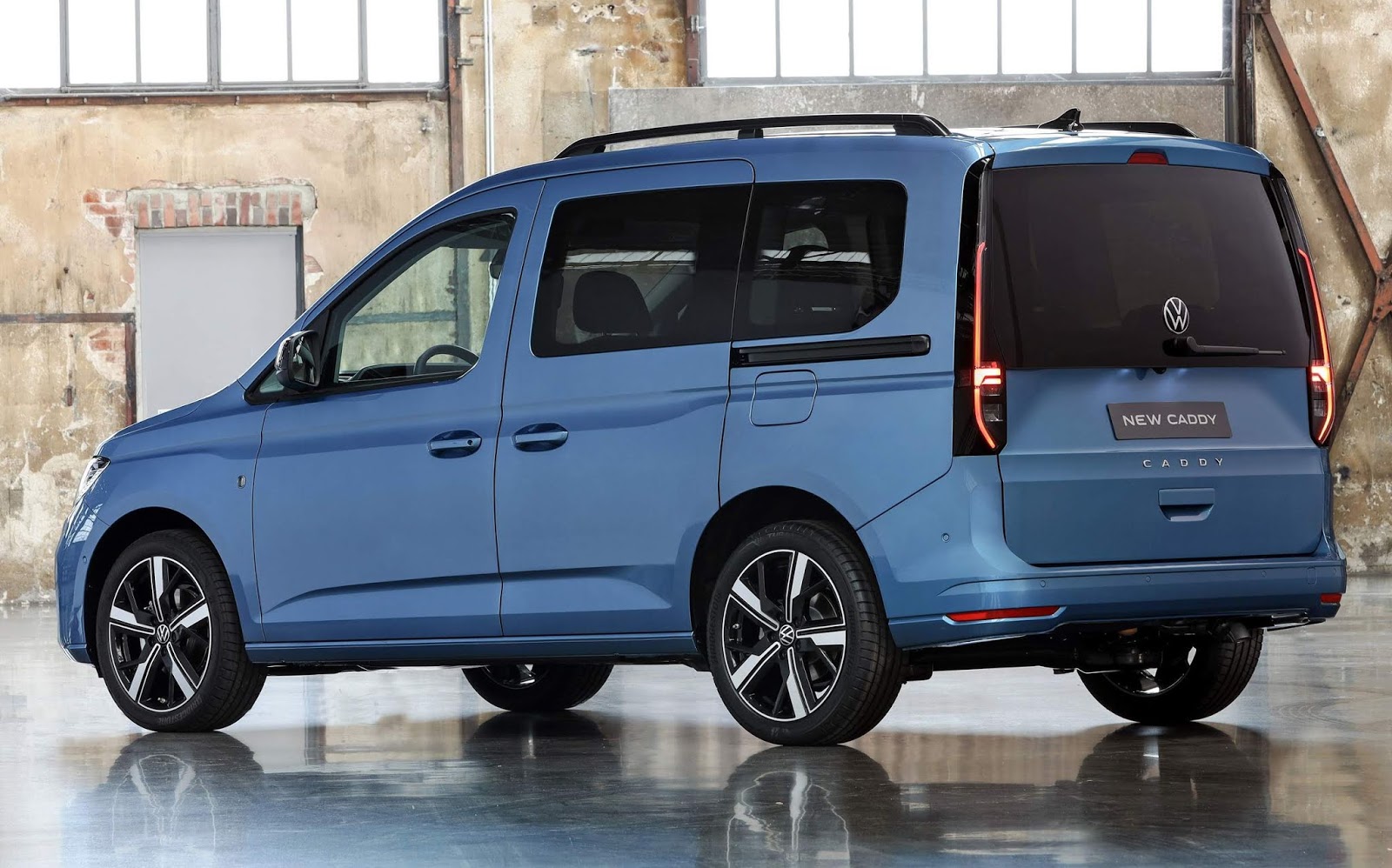 Novo VW Caddy 2021: o Golf Mk8 em plataforma van - fotos