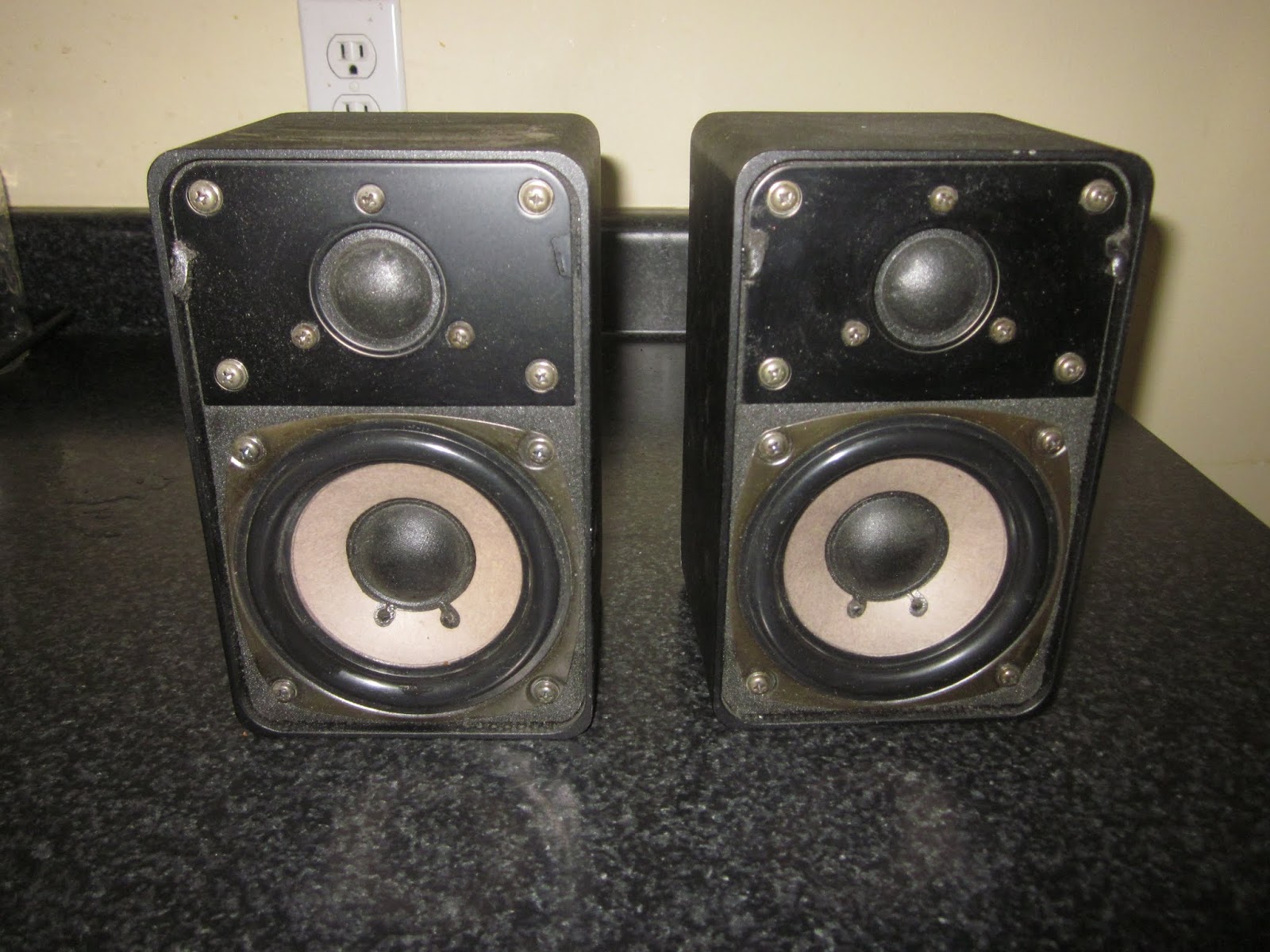 Speakerholic: Realistic Minimus 7 Speakers