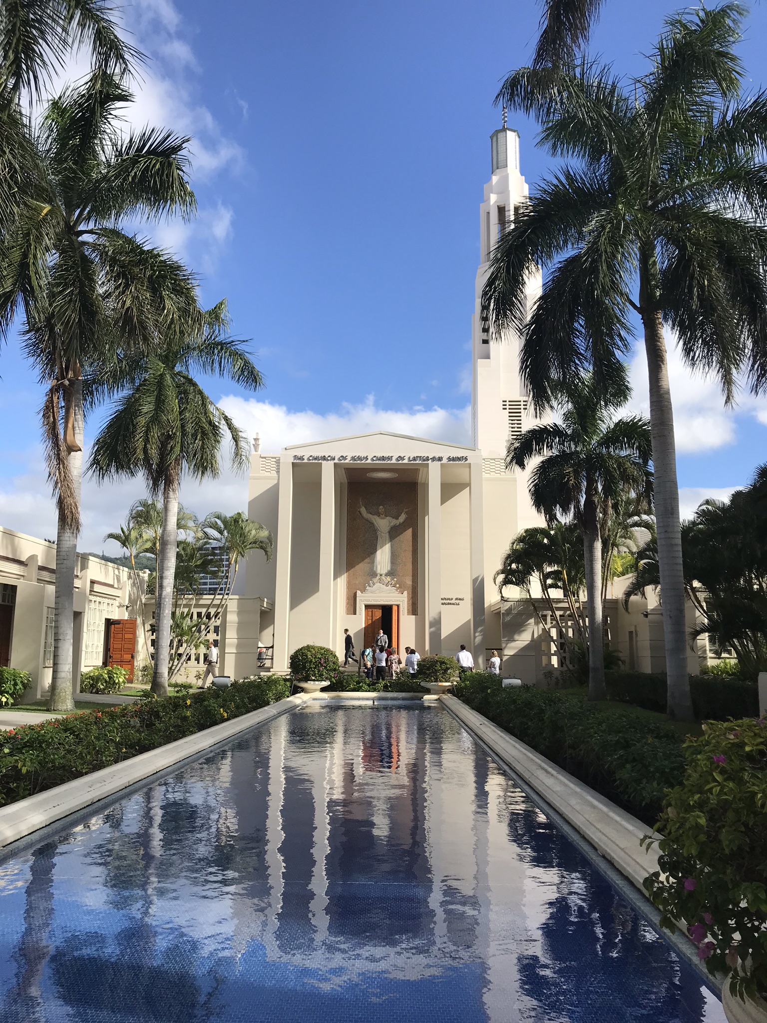': Church in the Hawaii tabernacle