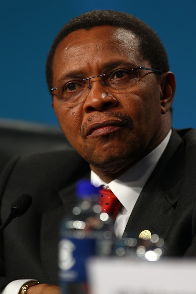 KISHINDO LEO: Kikwete amlilia Askofu Kulola asema Tanzania imepoteza ... KISHINDO LEO: Kikwete amlilia Askofu Kulola asema Tanzania imepoteza ...
