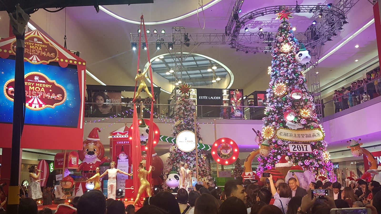 JAMPACKED LIFESTYLE: Magical Christmas at SM MOA