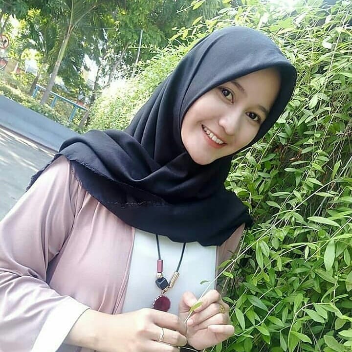 Ukhti Gemes: Kumpulan Foto Ukhti Imut Jilbob Siap Dihisap