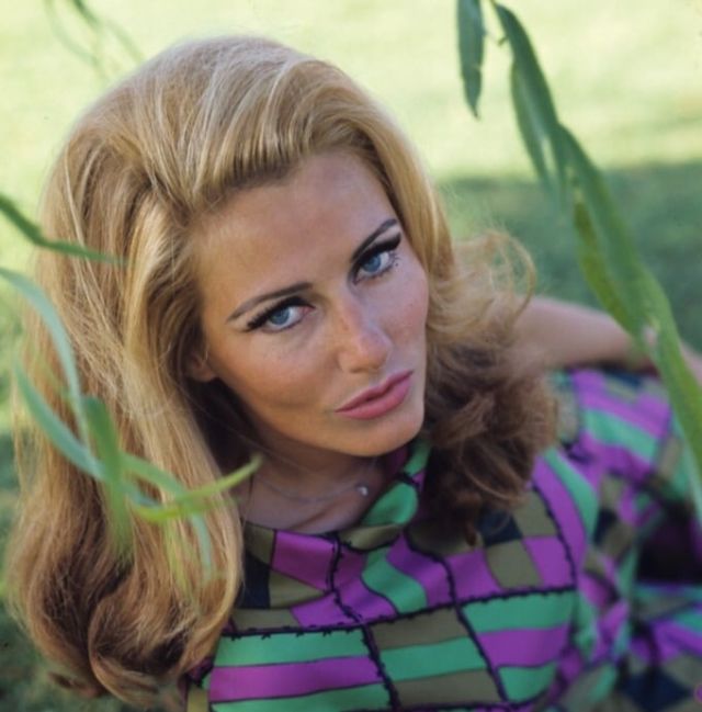 36 Glamorous Photos of Elga Andersen in the 1960s ~ Vintage Everyday