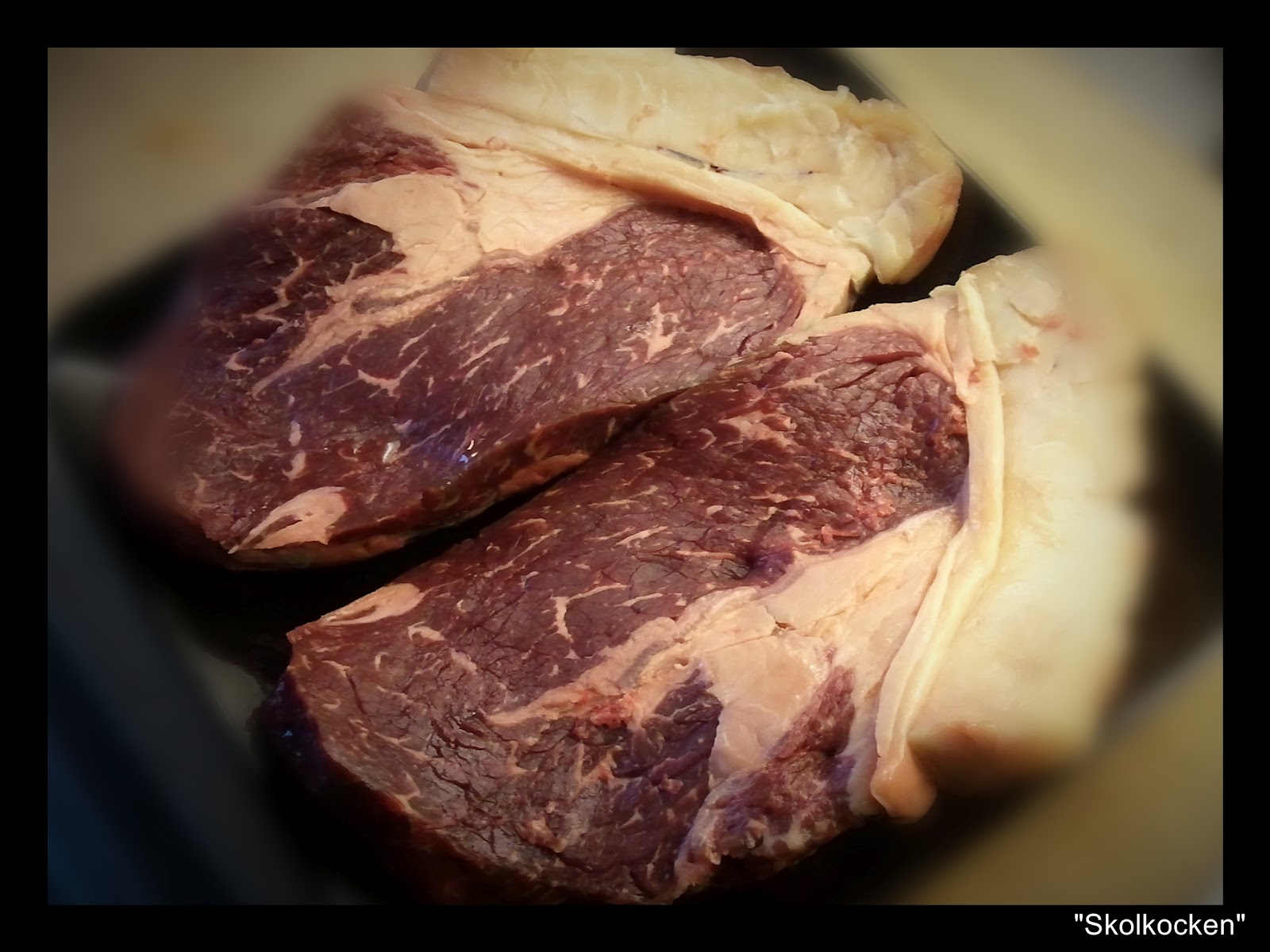 Skolkocken: Hängmörad biffstek med potatisflarn, honungssötad ...