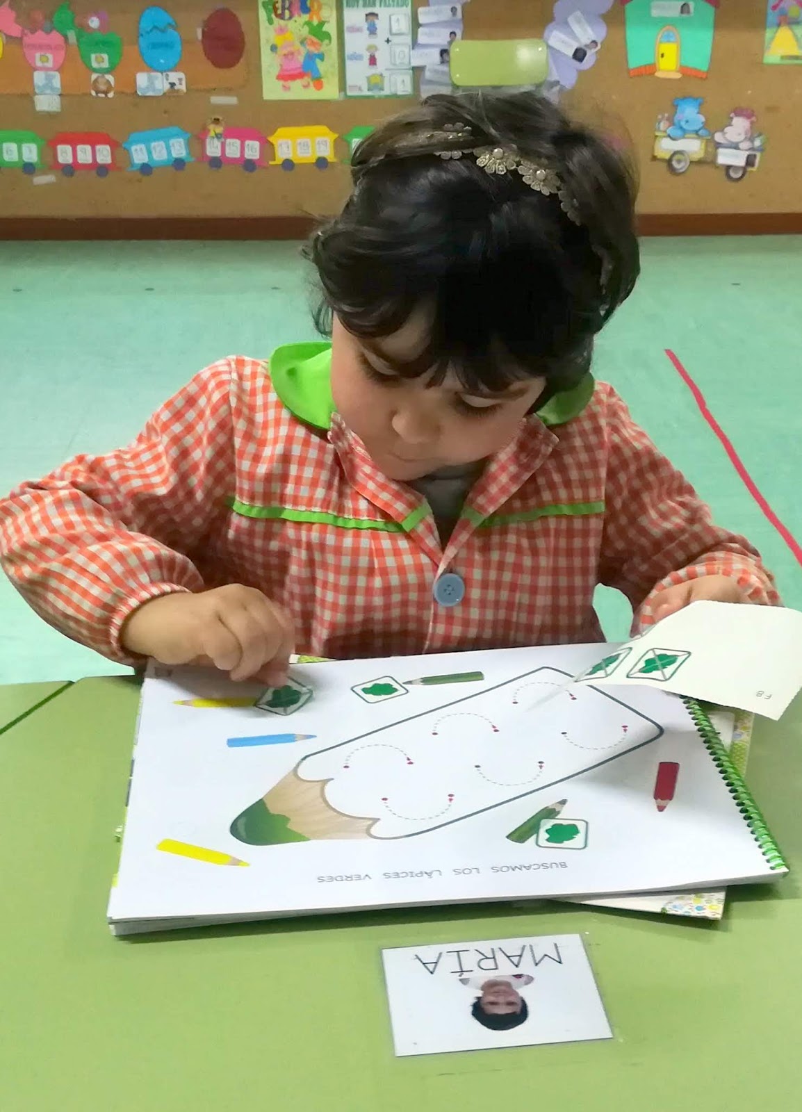 MI CLASE DE INFANTIL: COLOR VERDE