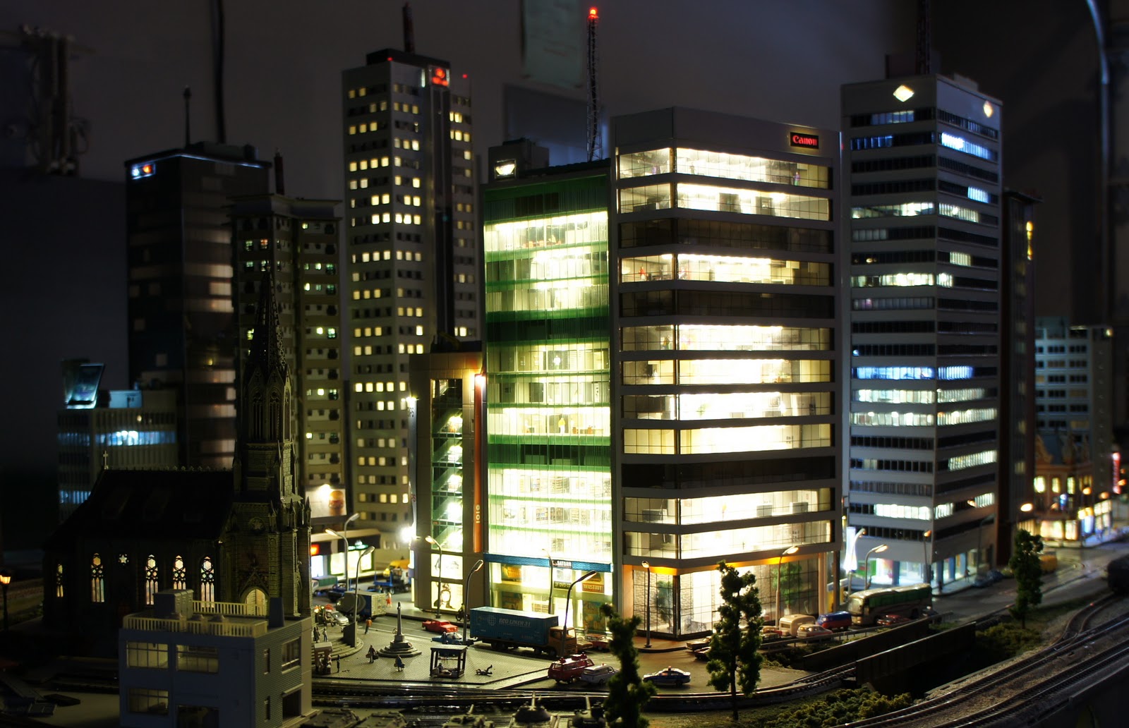 quinntopia - An N Scale blog: Kato "5th Avenue" Building Modifications