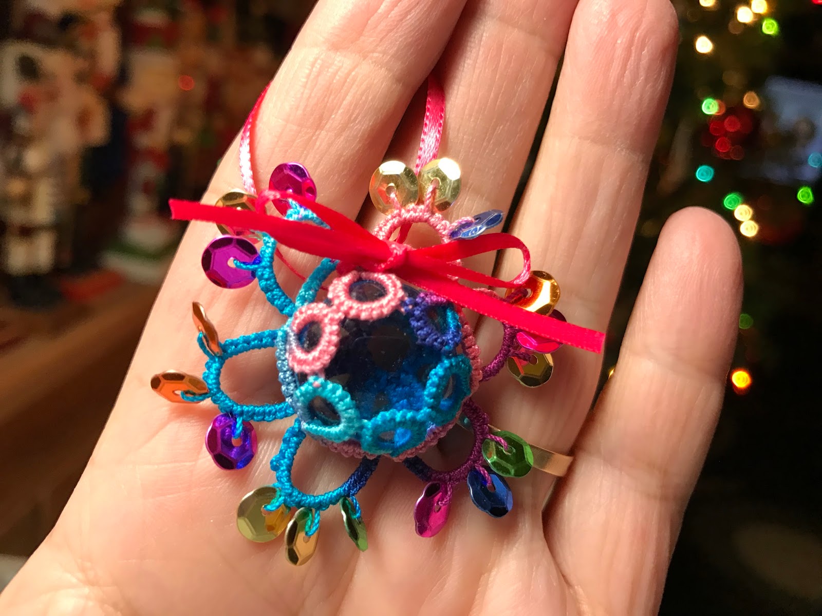 Lace-lovin' Librarian: Color explosion!