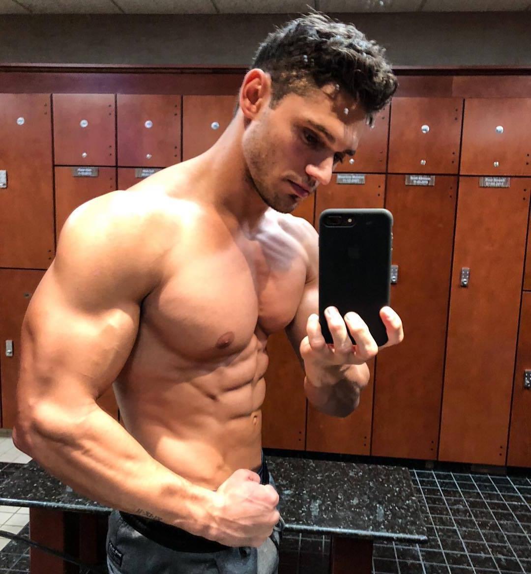 Fitness Selfies Guy