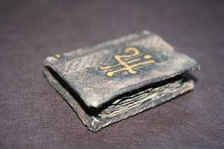The Crafty Goblin: Miniature Aged Spellbook - Tutorial