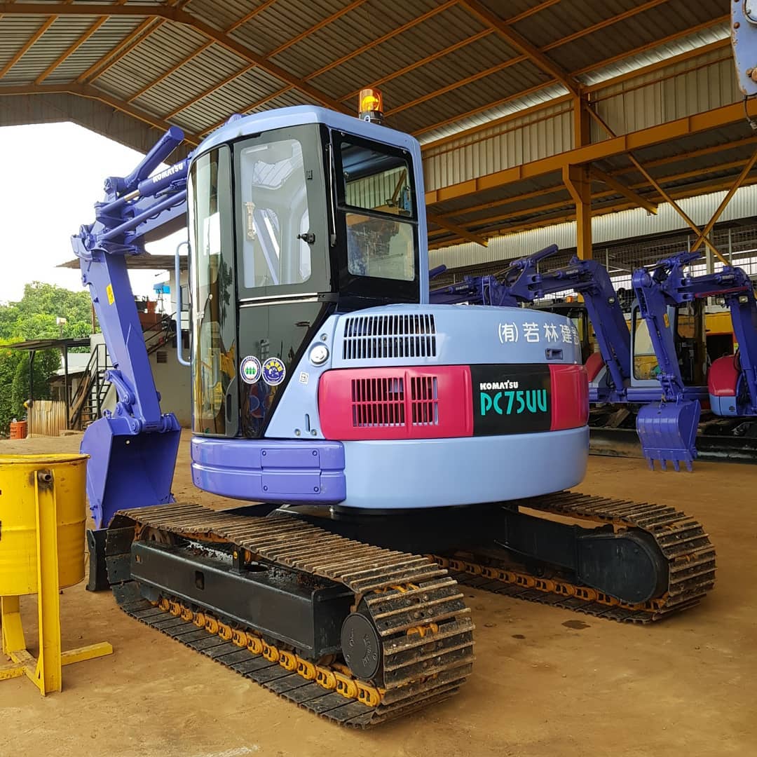 CV DIMAS PERKASA: Komatsu Pc75uu-3