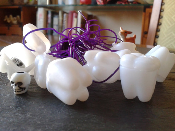 The HoarderRehab Blog: The Destiny of Things: Toothy Tooth Locket ...