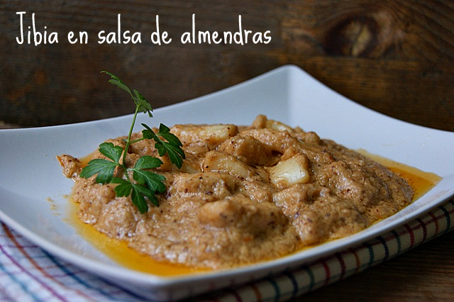 JIBIA EN SALSA DE ALMENDRAS - Atrapada en mi cocina