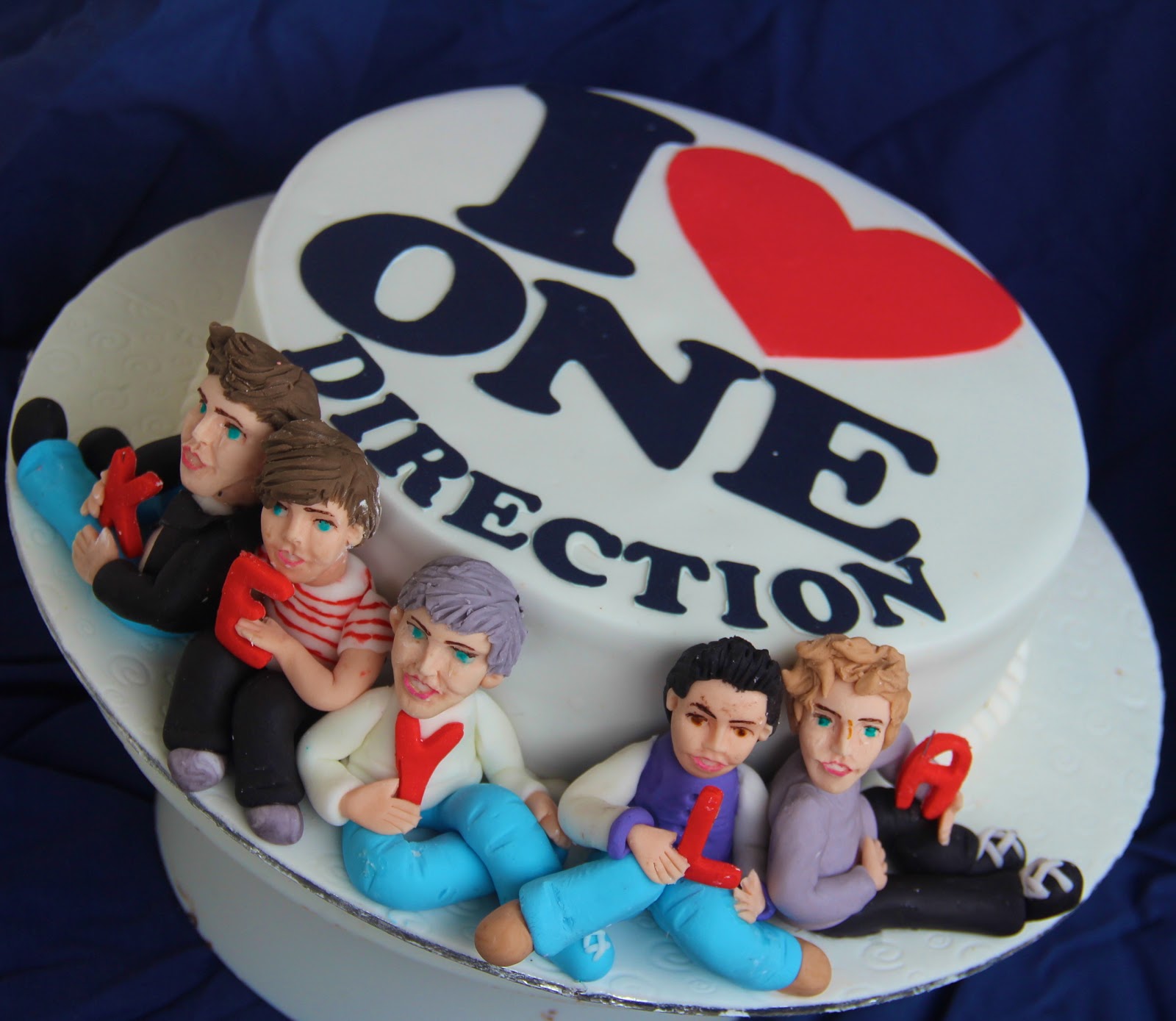 Ema's Creation: One Direction Cake