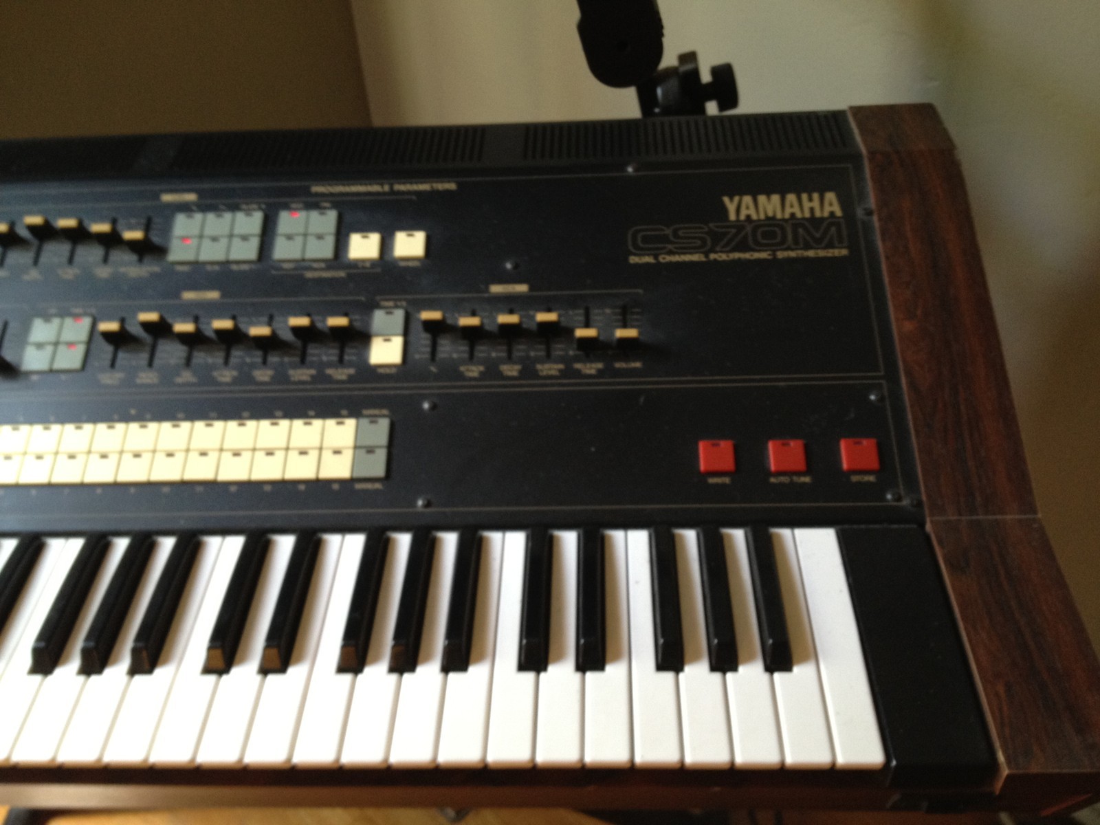 MATRIXSYNTH-B: YAMAHA CS70M Polyphonic synth