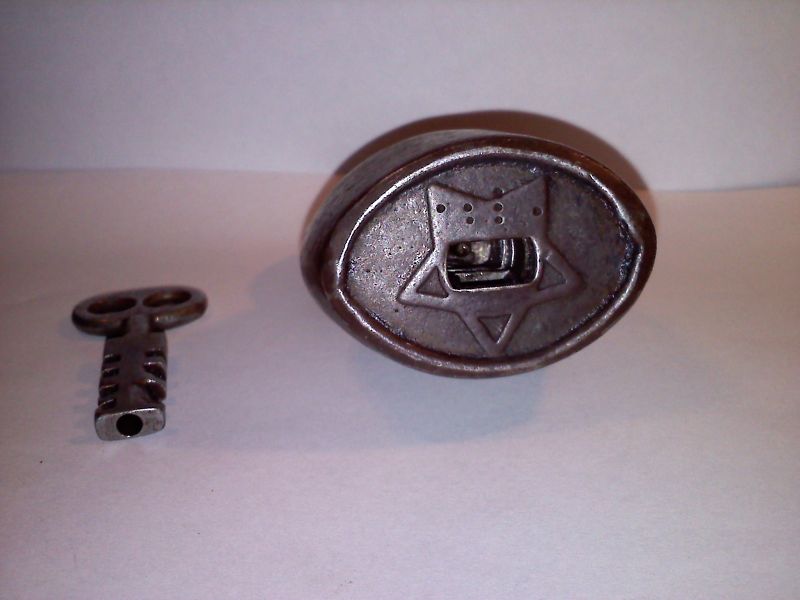 RestraintsBlog: Antique Star Padlock with Key