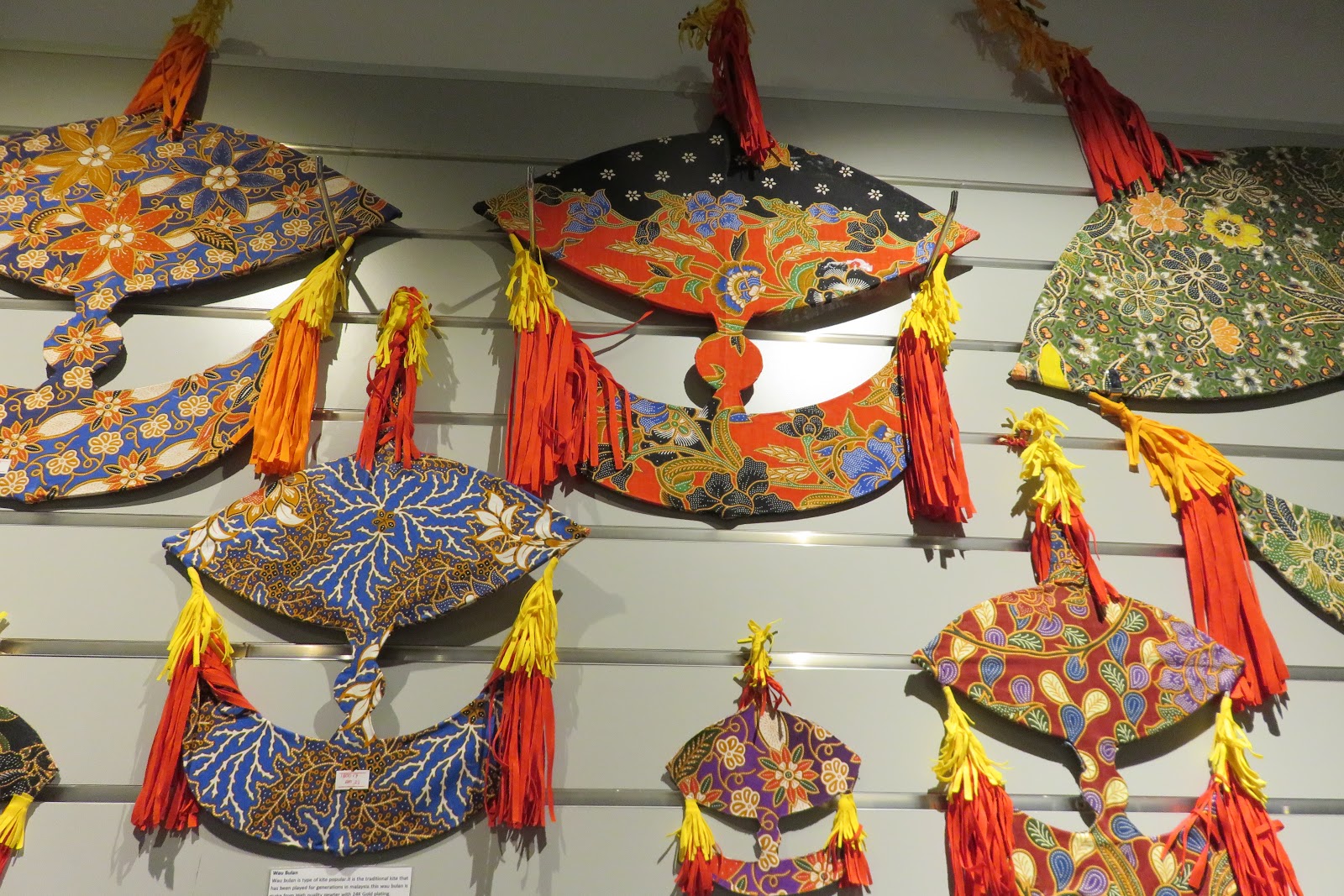 Kee Hua Chee Live!: EAST COAST ART & SOUVENIR AT SENIKOME PENG HENG IN ...