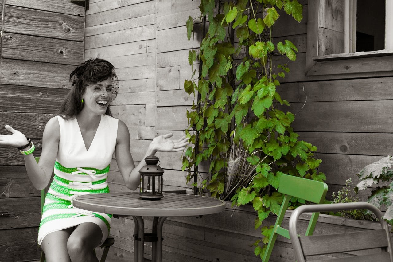 dizzy alice: grinning from earring to earring