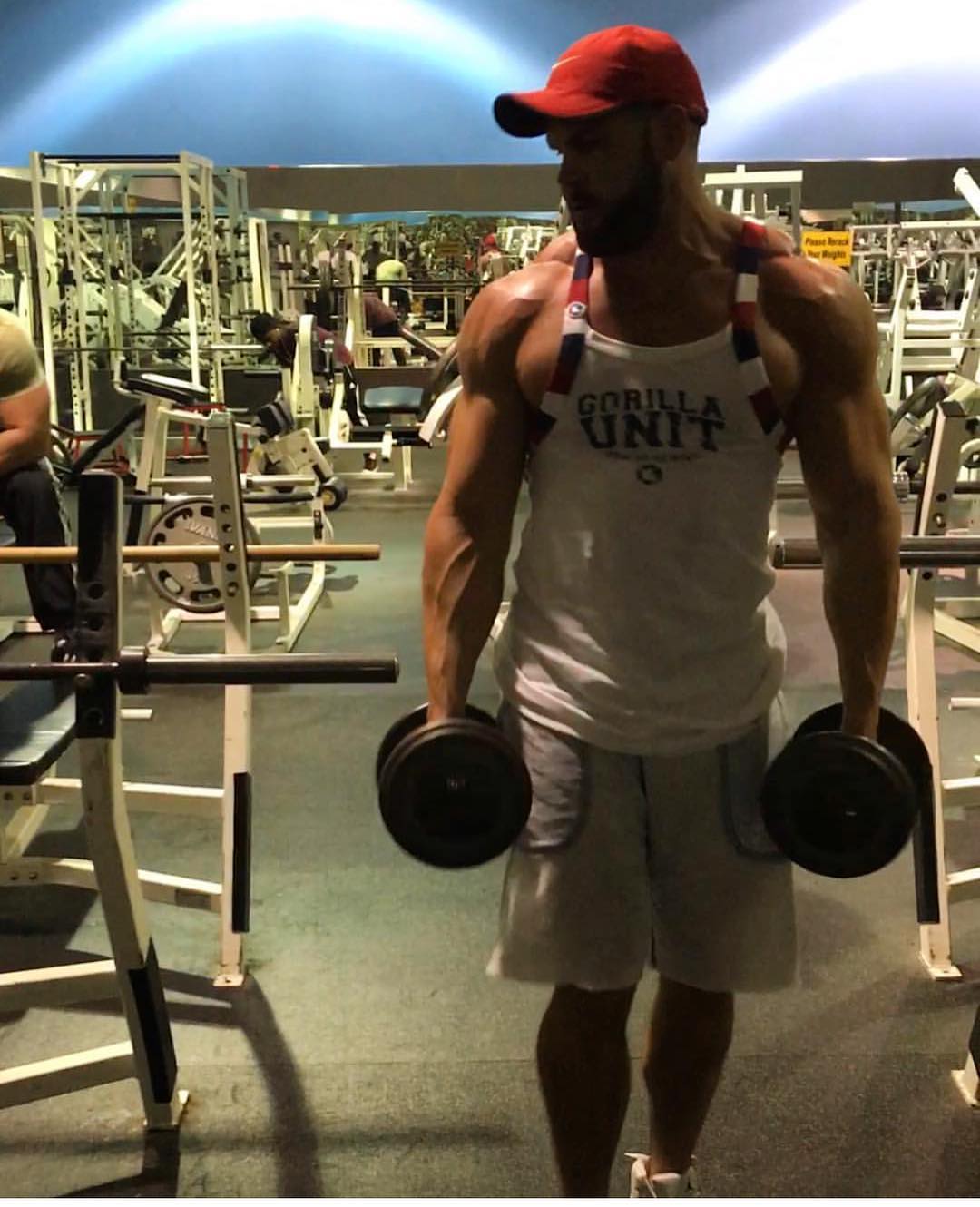 Muscle, Muscle, Muscle: Adam Charlton aka adam400m 1