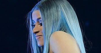 Cardi B in fishnet pantyhose on stage #CardiB #Pantyhose #Fishnet # ...