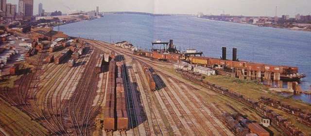 Towns and Nature: Detroit, MI: Riverfront Railroad Yards