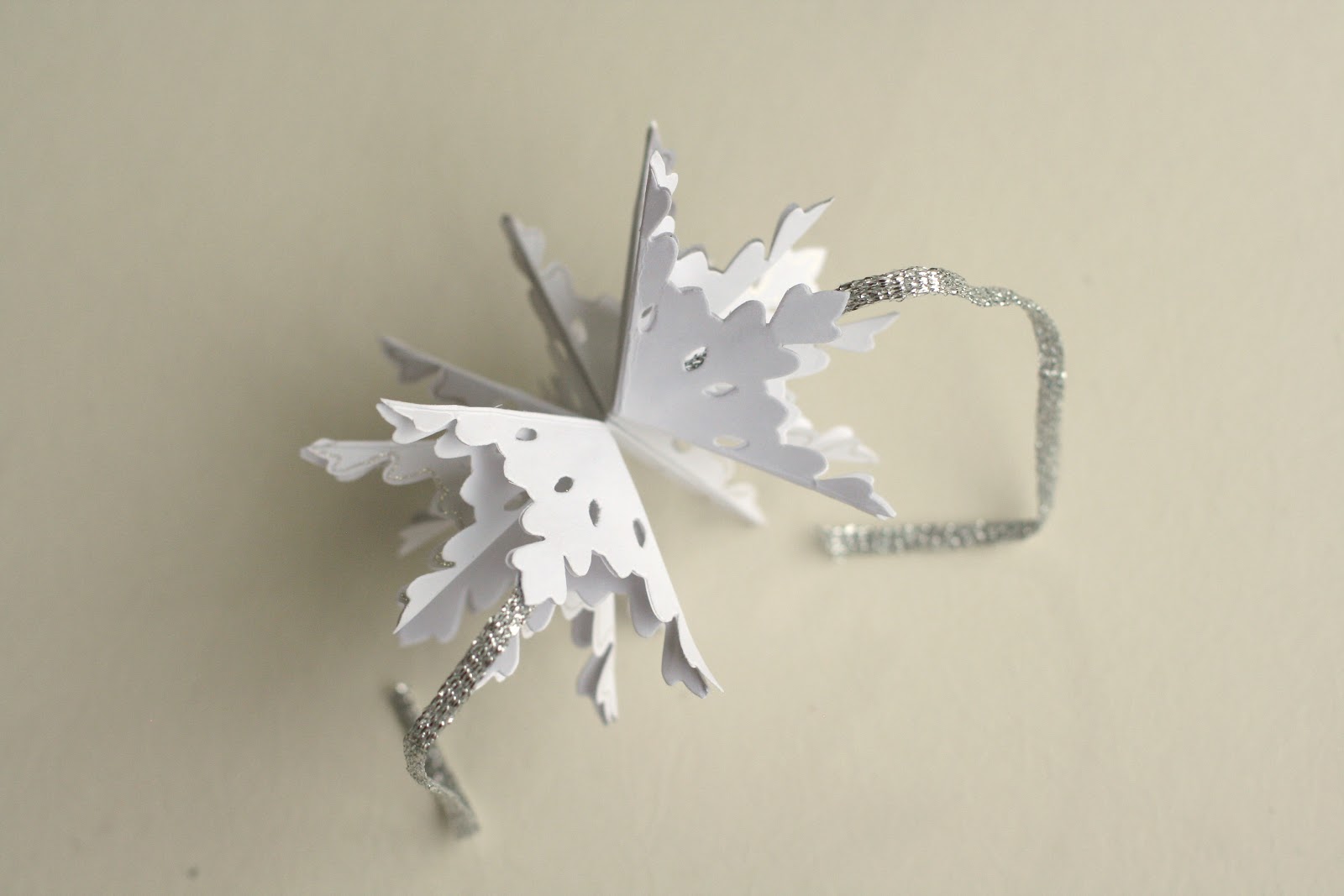 Notable Nest: Foldable Snowflake Ornament