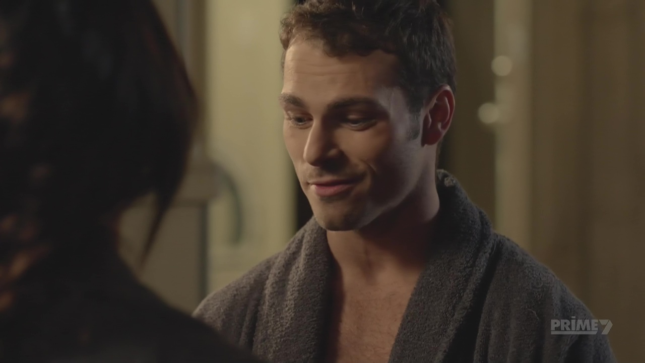 ausCAPS: Shawn Roberts shirtless in Her Husband's Betrayal