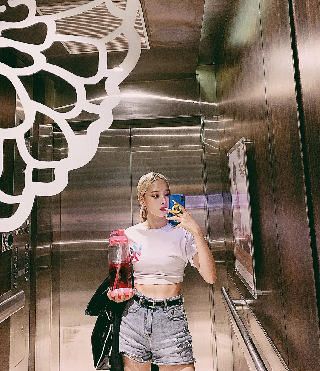 복근이 점점 생기는게 보이는 전소민.kard - 인스티즈(instiz) 연예잡담 카테고리