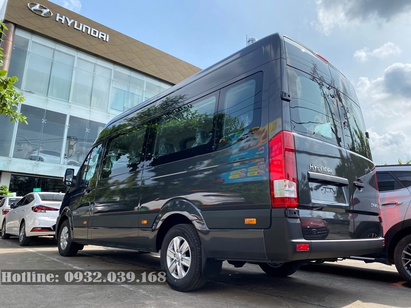 Hình ảnh thực tế xe 16 chỗ Hyundai Solati 2020 màu xám lông chuột ...
