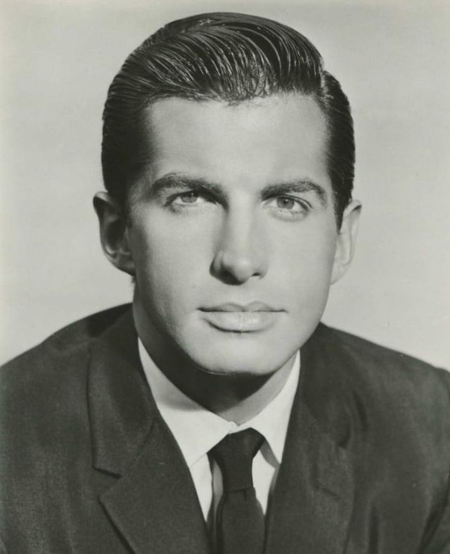 40 Handsome Portrait Photos of American Actor George Hamilton in the ...
