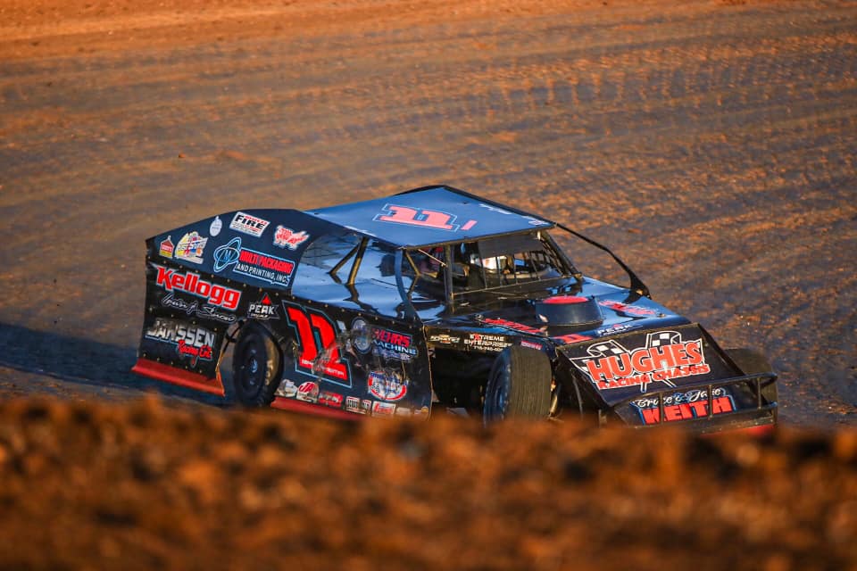 Back Stretch: Springfield's Turkey Bowl Draws 200